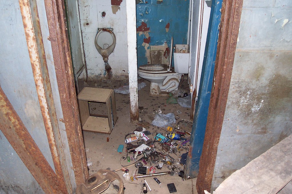crack house bathroom | star sea | Flickr
